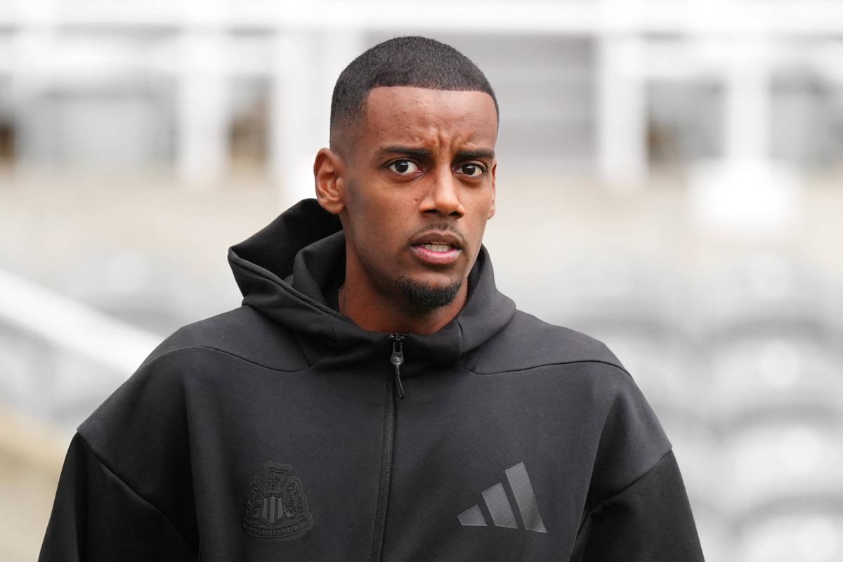 Arsenal Transfer News Today: Isak OPPORTUNITY as director confirms move
