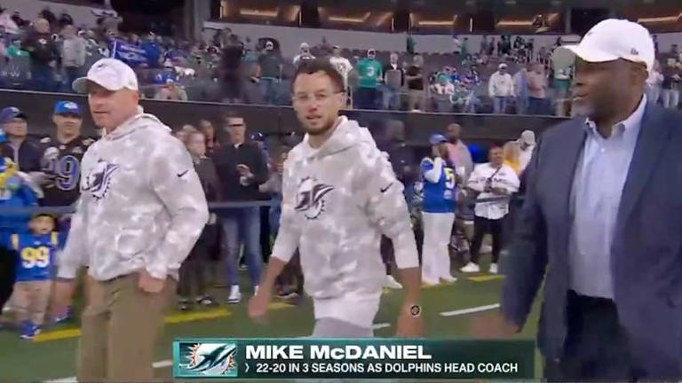 Mike McDaniel Hilariously Teased ESPN Cameraman While Walking on ... Mike McDaniel Hilariously Teased ESPN Cameraman While Walking on ...