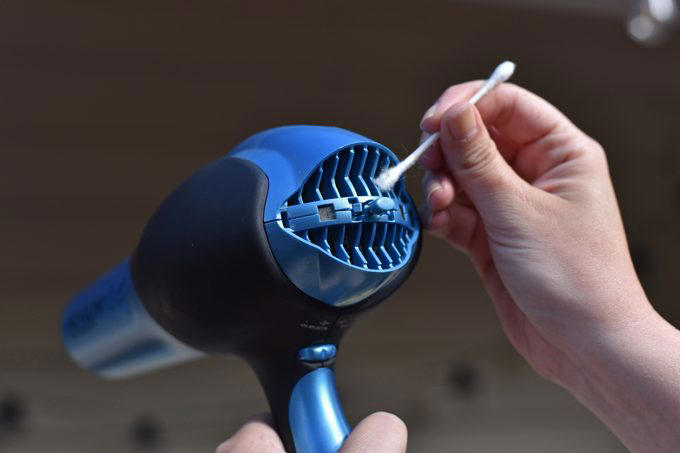 22 Brilliant Uses for Q-Tips That’ll Come in Handy