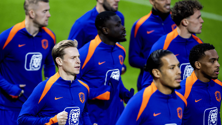 Ronald Koeman krijgt opvallend advies bij Oranje over Frenkie de Jong Ronald Koeman krijgt opvallend advies bij Oranje over Frenkie de Jong