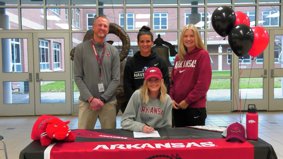 Haverling’s Keegan Smith saves nine shots in Arkansas win at BYU