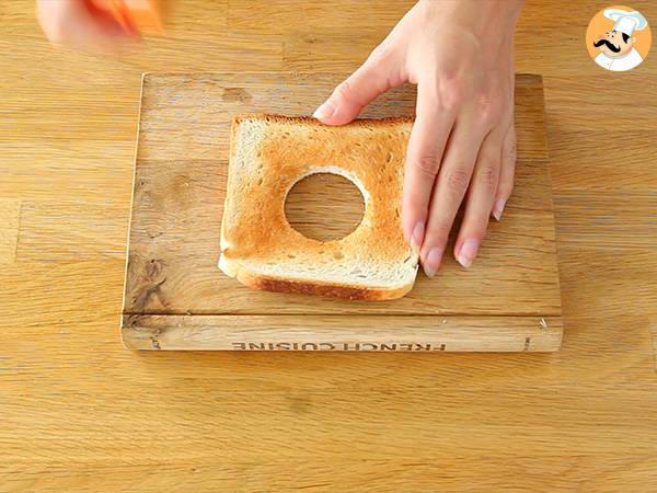 Egg club sandwich