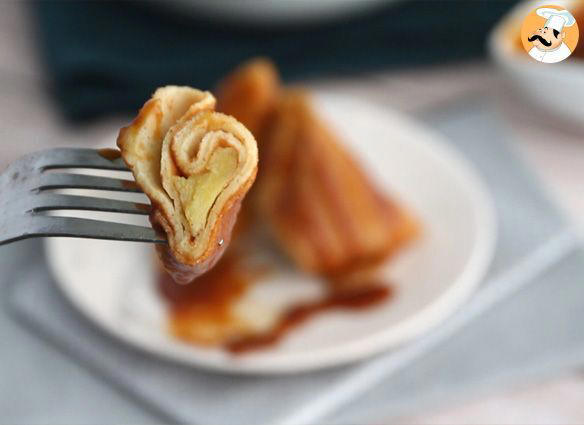 Caramelized apple crepes samosas