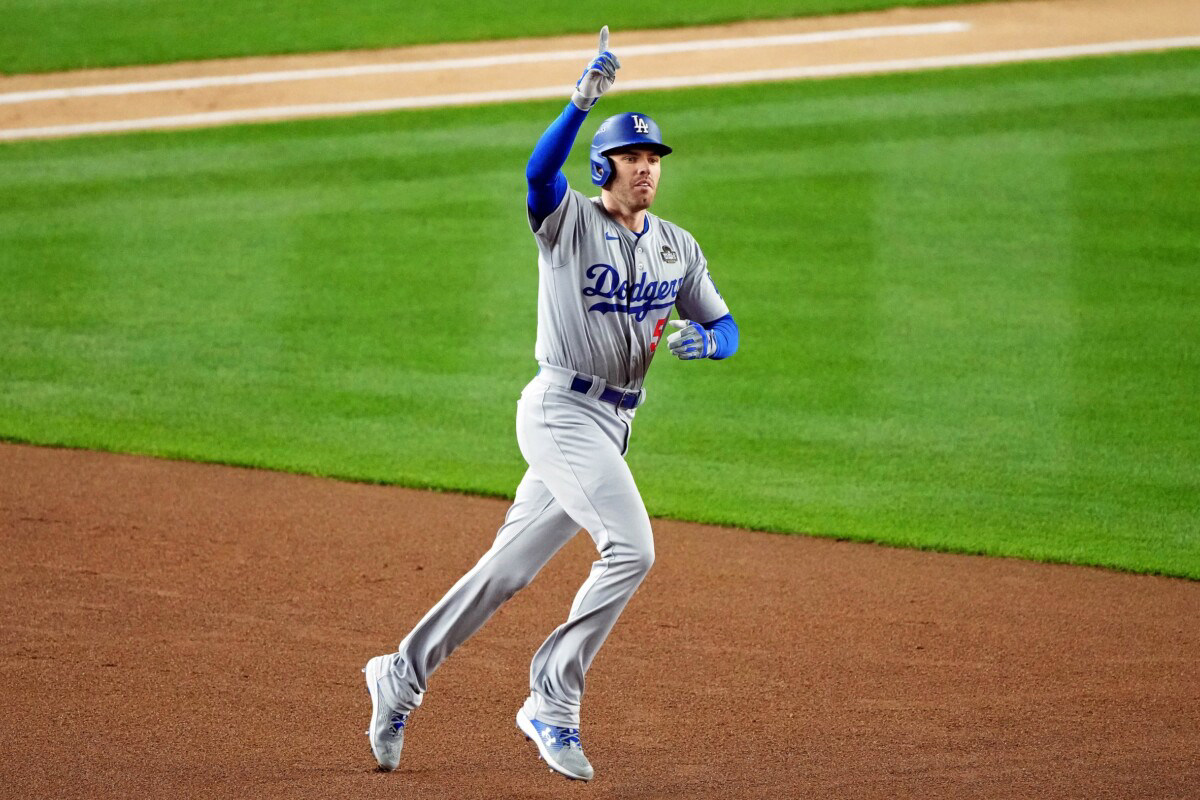 Dodgers' Freddie Freeman Makes World Series History, Passes Astros ... Dodgers' Freddie Freeman Makes World Series History, Passes Astros ...