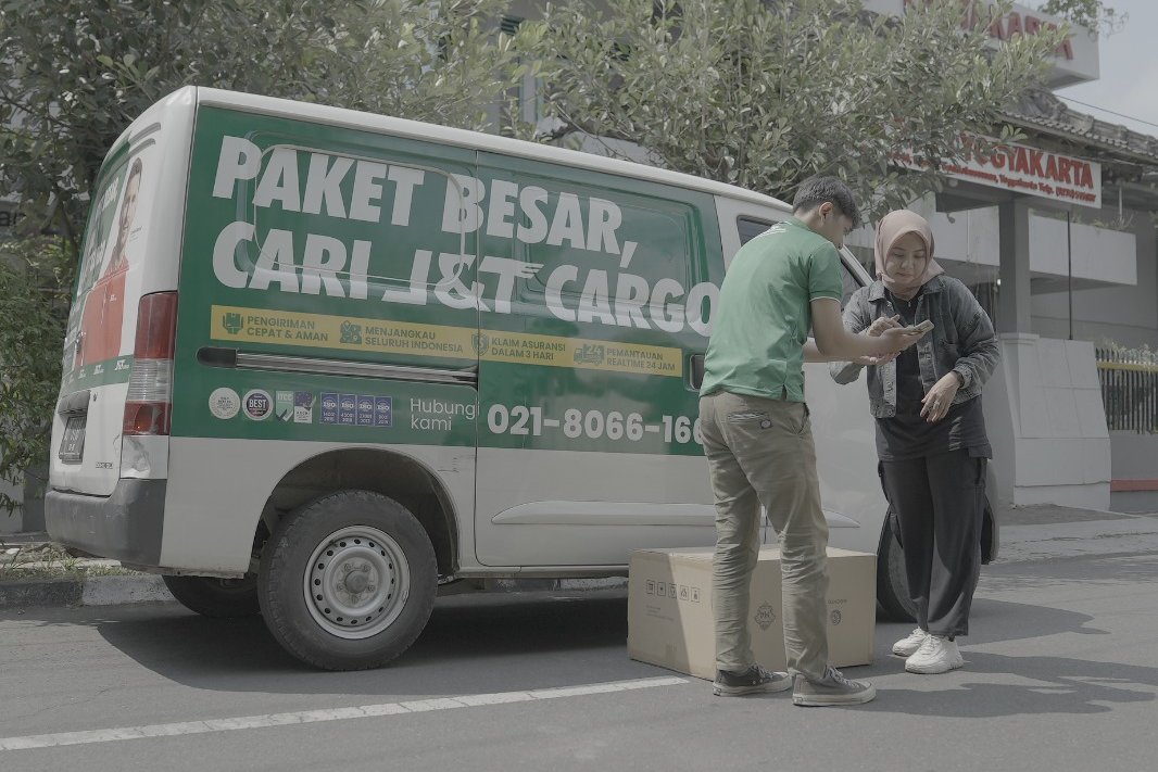 J&T Cargo Susul Gojek, Grab, Maxim Beri Bonus Hari Raya ke Kurir?