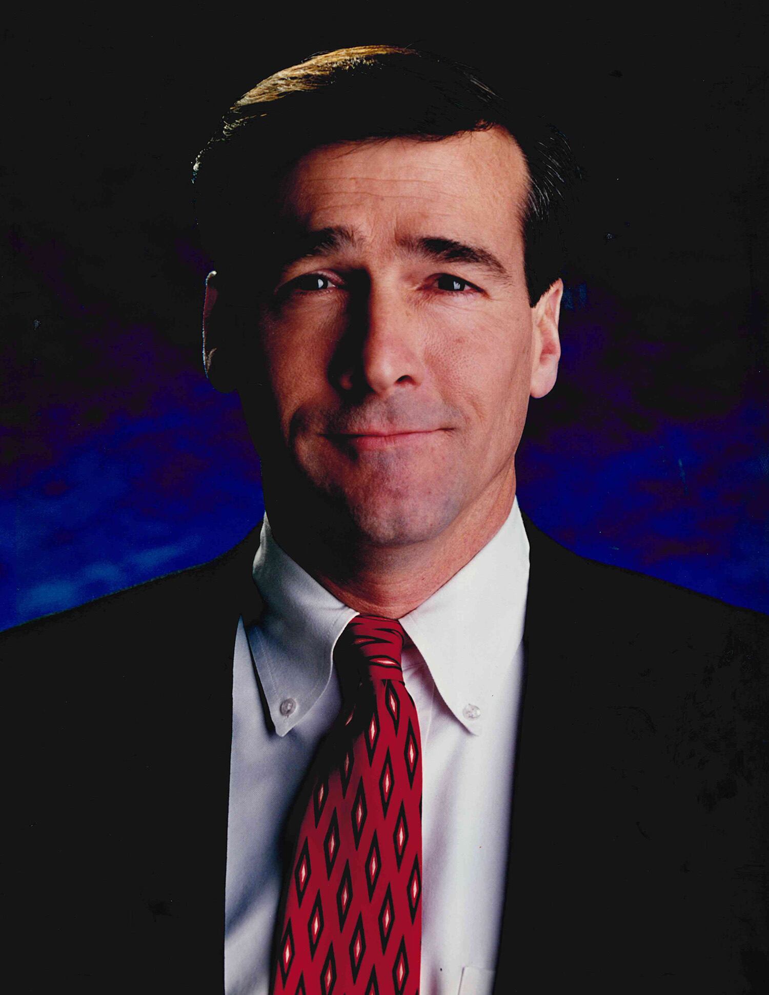 Longtime WOWT anchor John Knicely announces his retirement from television