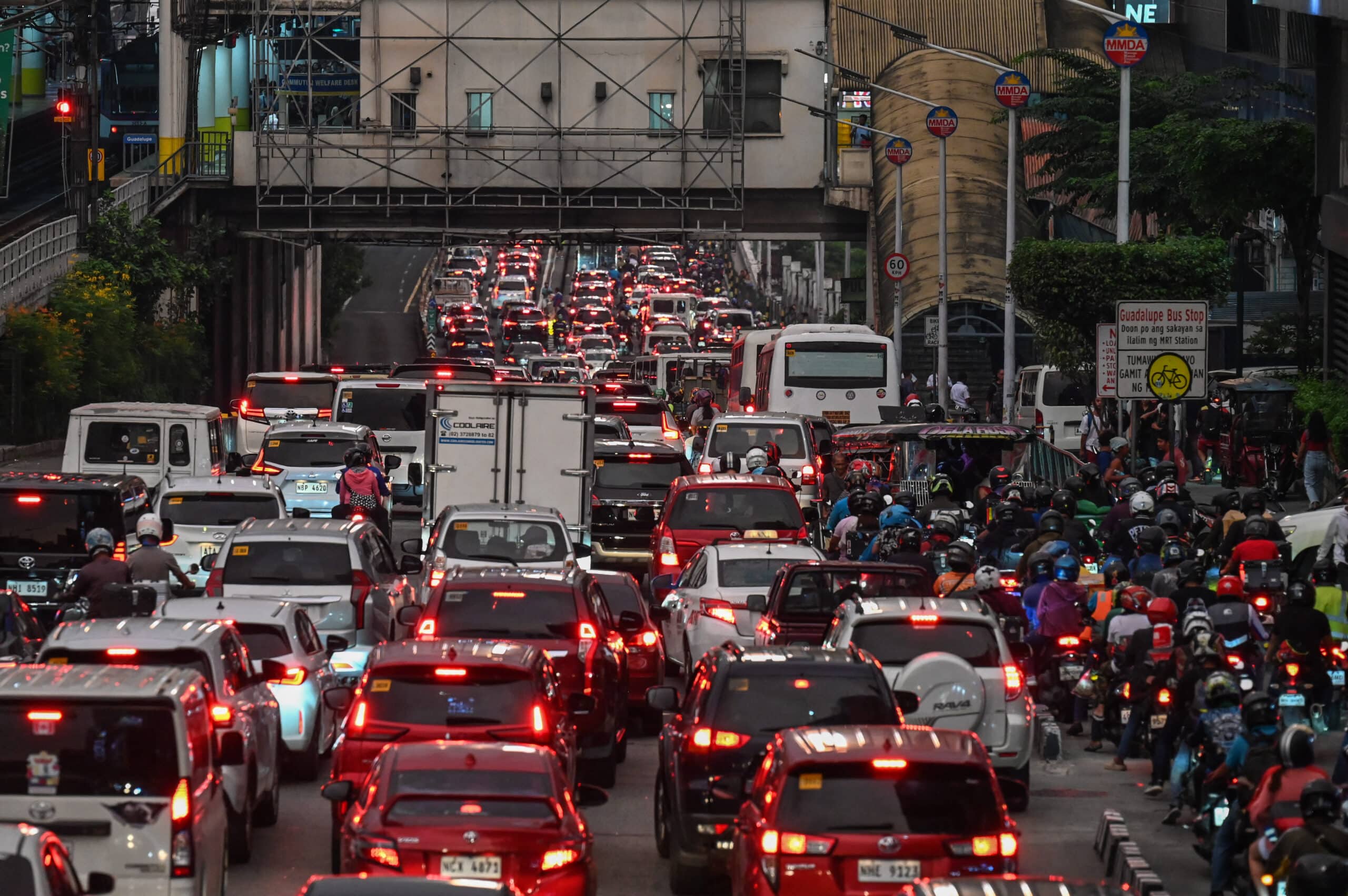 Gov’t to start full Edsa rehab this year, says DPWH
