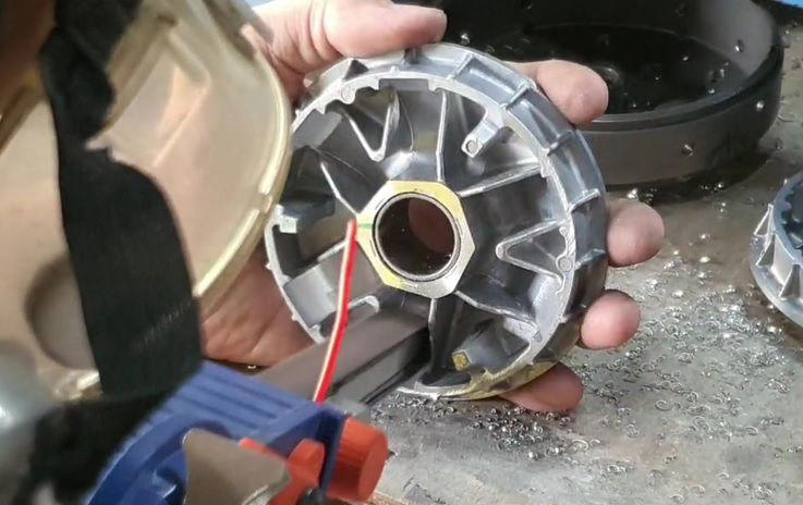 Ternyata Ini Beberapa Penyebab Roller CVT Motor Matic Jadi Peang