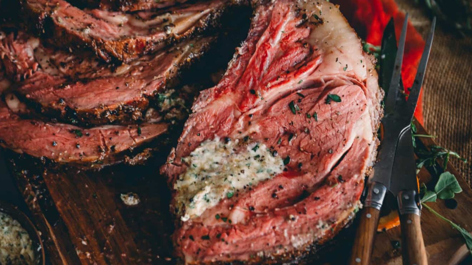 11 Show-Stopping Christmas Rib Roasts