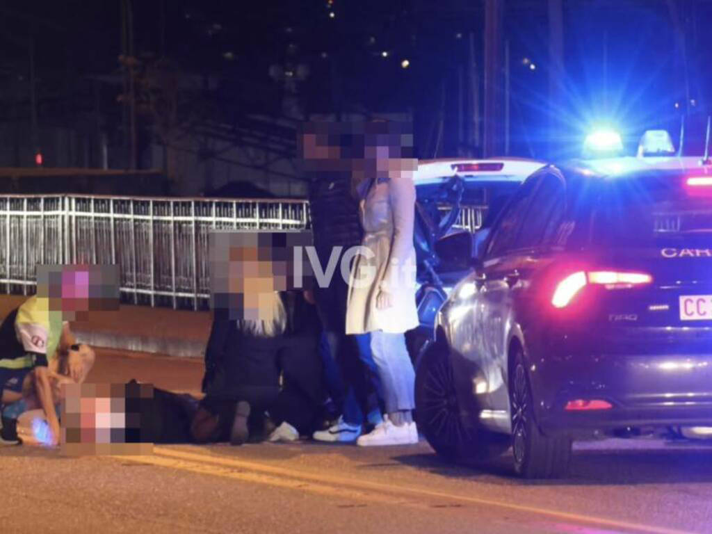 Savona, scontro auto-scooter sul lungomare Matteotti: traffico in tilt Savona, scontro auto-scooter sul lungomare Matteotti: traffico in tilt