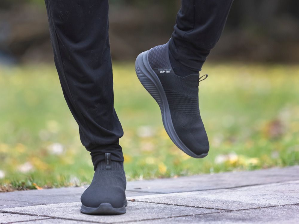 Want to know if you're aging in a healthy way? Try standing on one leg