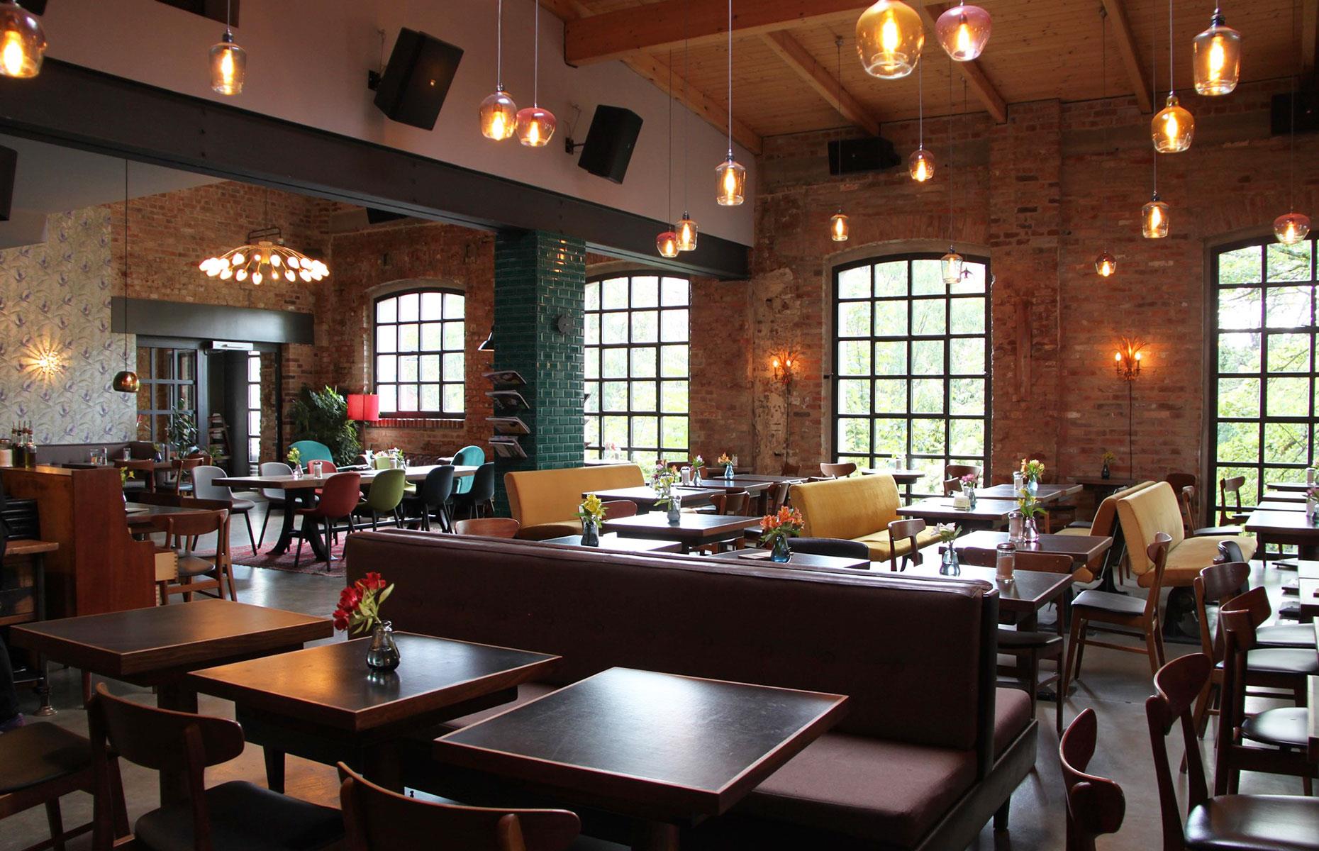 What were funerals like in the American colonies?