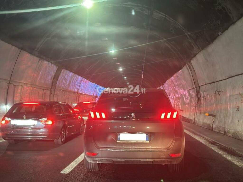 Ancora un incidente sull’autostrada A10: code fino a 6 chilometri da ... Ancora un incidente sull’autostrada A10: code fino a 6 chilometri da ...