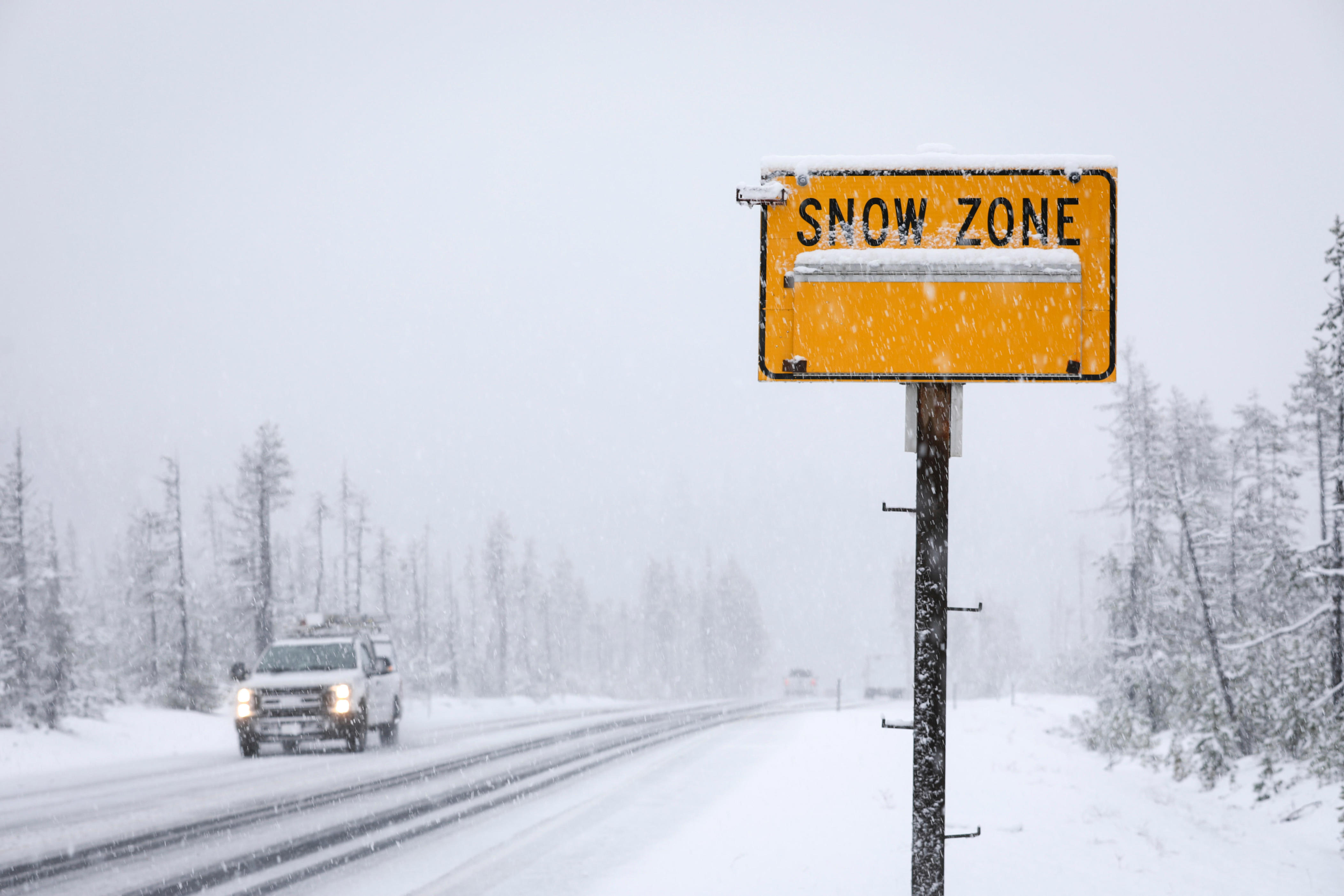 Winter storm warning issued for Oregon Cascade passes with 2 to 4 feet ...