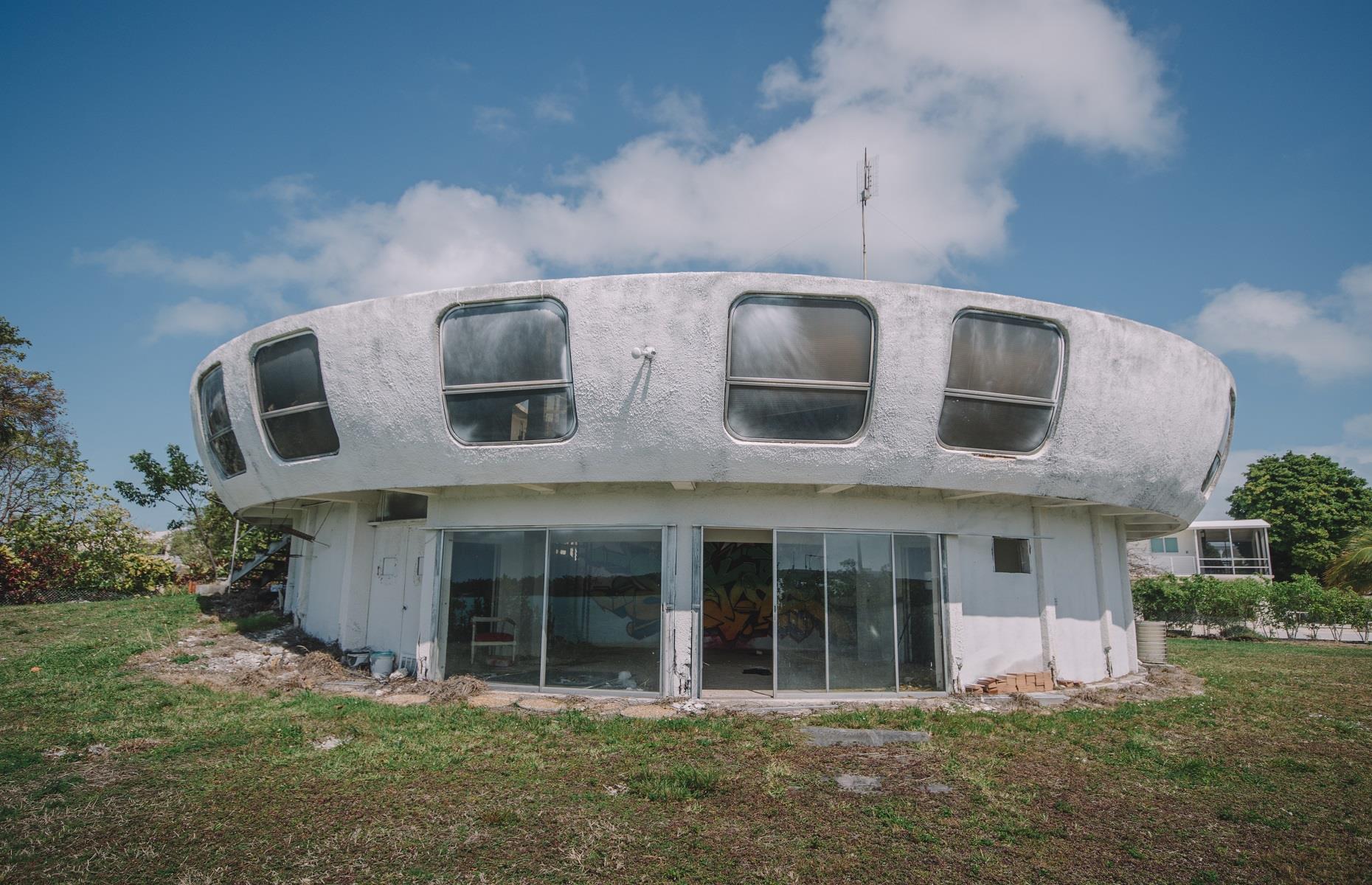 Tour the UFO-inspired home built for space enthusiasts