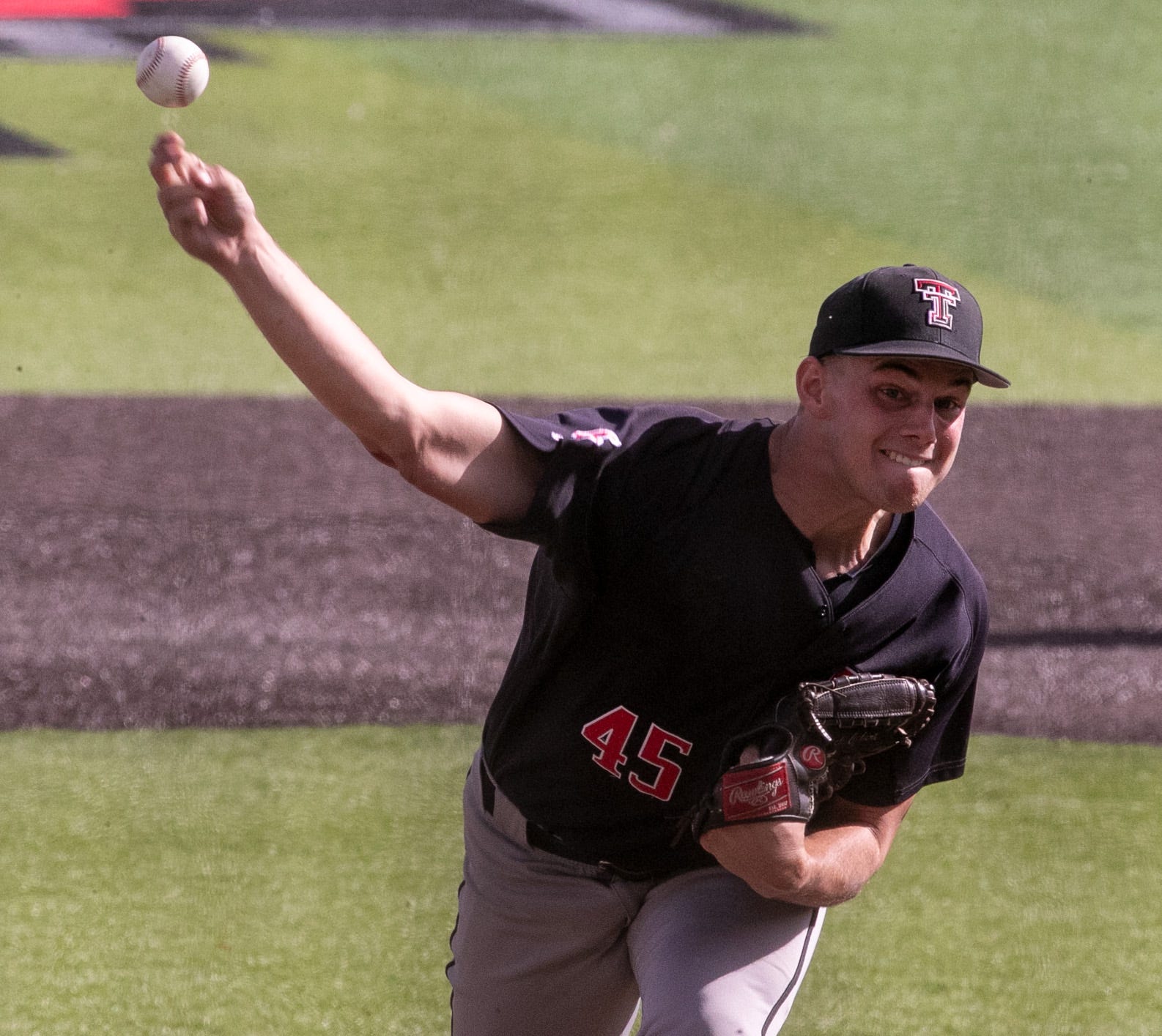 Jack Cebert dazzles as Texas Tech baseball wins second in a row at UH ...