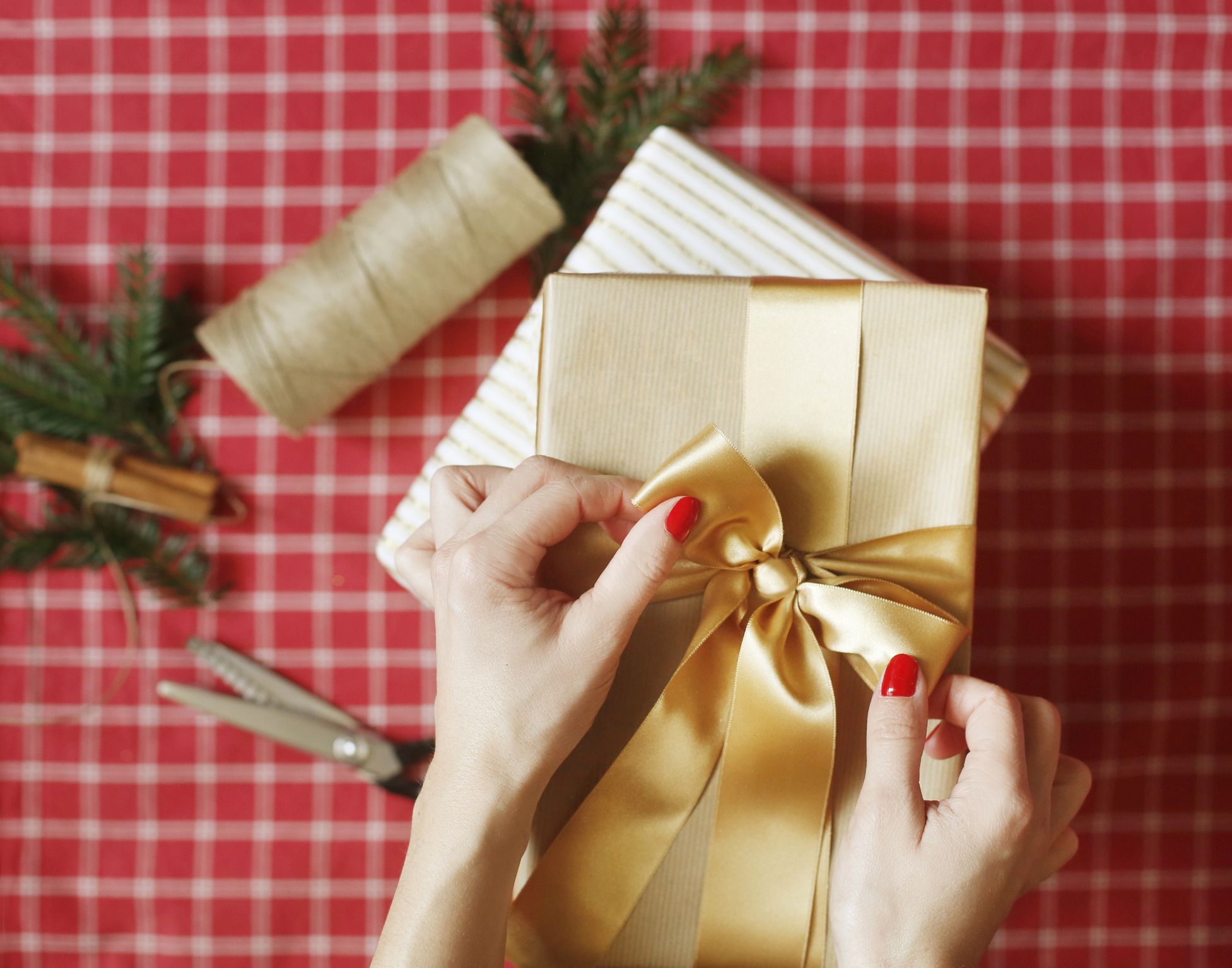 57 Best Luxury Gifts That Will Impress Her If She Loves to Indulge