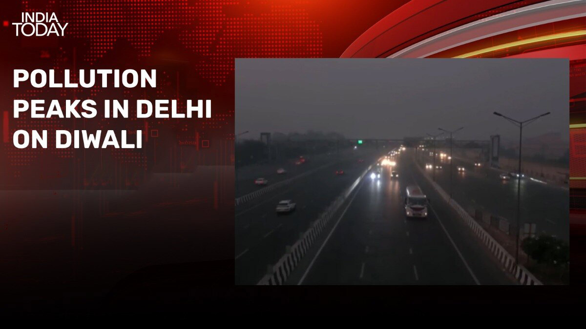 Pollution in Delhi increases as air quality dips, cracker ban flouted Pollution in Delhi increases as air quality dips, cracker ban flouted