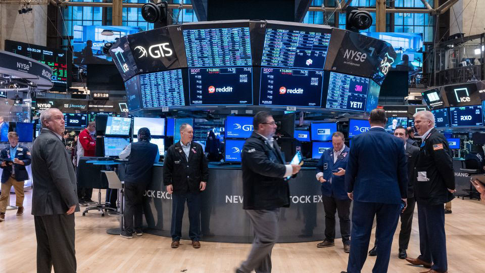 Stock futures, bitcoin and dollar rise as Trump poised to win Stock futures, bitcoin and dollar rise as Trump poised to win