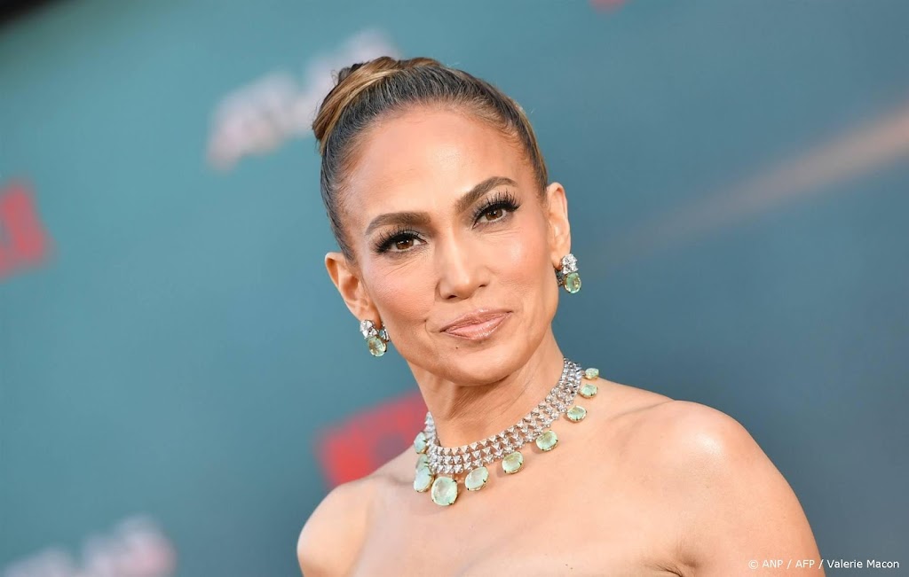 Jennifer Lopez haalt uit naar Donald Trump in speech: 'Elke latino in ...