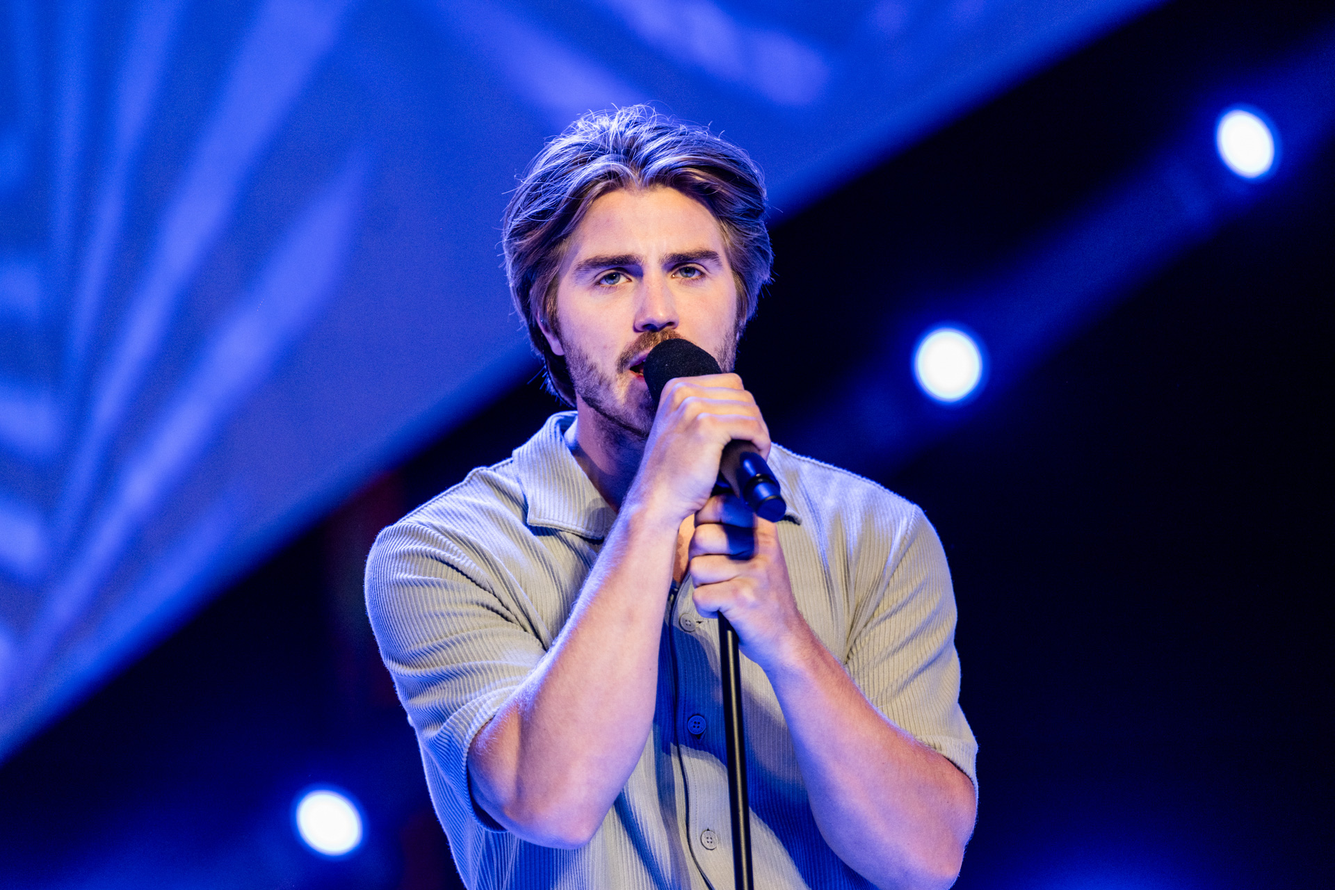 Maksim Stojanac steekt zieke Emma Heesters een hart onder de riem