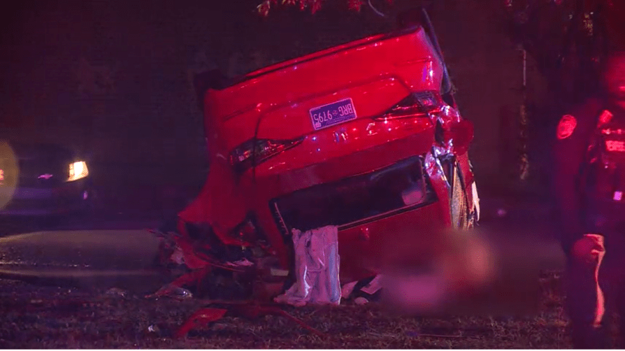 1 dead, 1 critical after car crash in Frayser 1 dead, 1 critical after car crash in Frayser