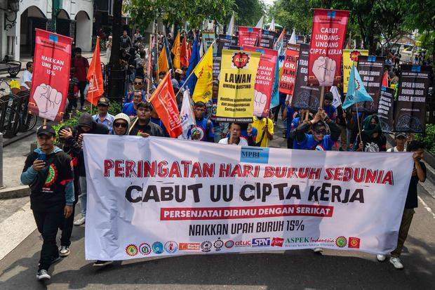 Poin-poin Penting Putusan MK soal UU Cipta Kerja: Upah hingga Uang Pesangon Poin-poin Penting Putusan MK soal UU Cipta Kerja: Upah hingga Uang Pesangon
