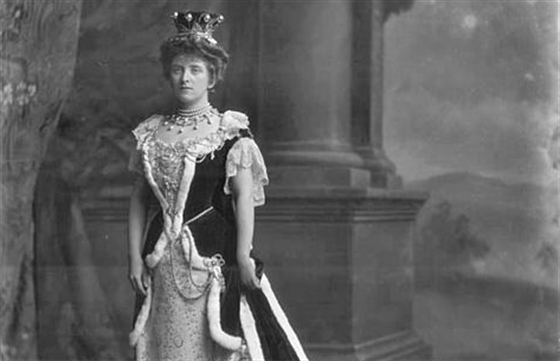 The True Story of the 'Dollar Princess' Who Inspired Downton Abbey