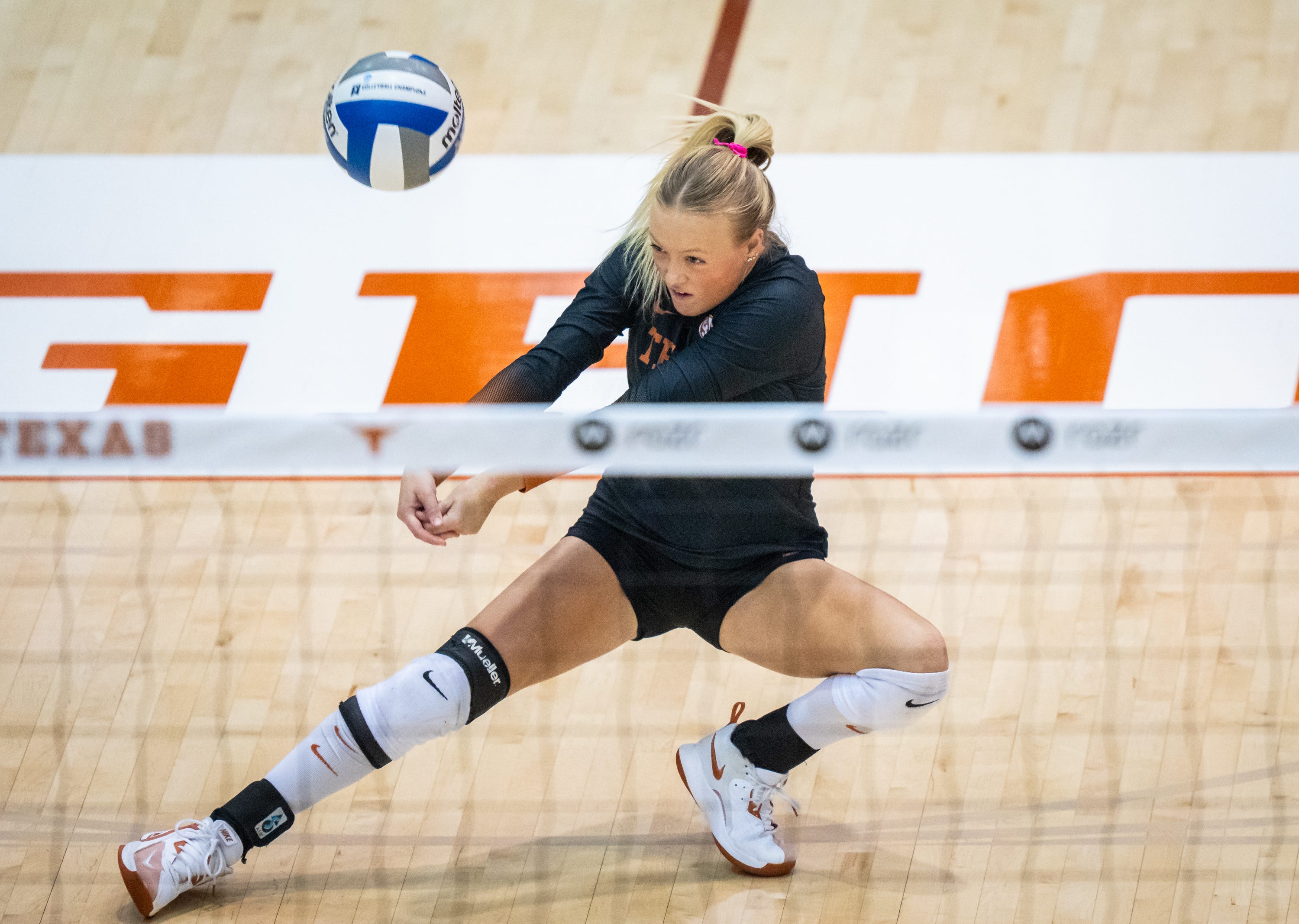 Texas vs Texas A&M-Corpus Christi: Replay as UT wins 3-0 in first round ...