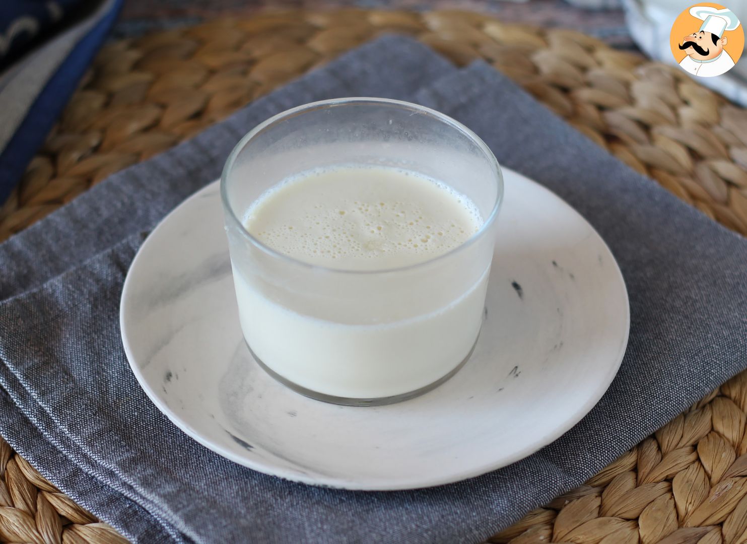 Vanilla panna cotta, the basic recipe for preparing this dessert at home