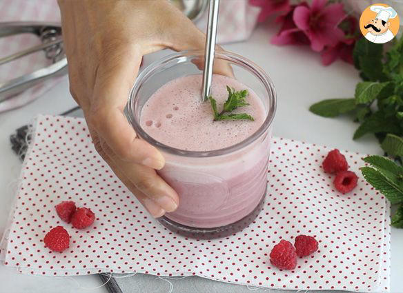 Milkshake vegan à la framboise et à la menthe