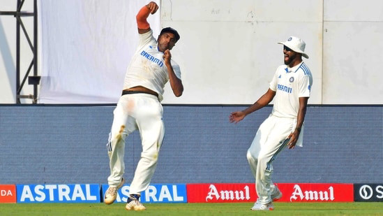 Ashwin's straightforward response to Dinesh Karthik's sarcastic 'catch ... Ashwin's straightforward response to Dinesh Karthik's sarcastic 'catch ...