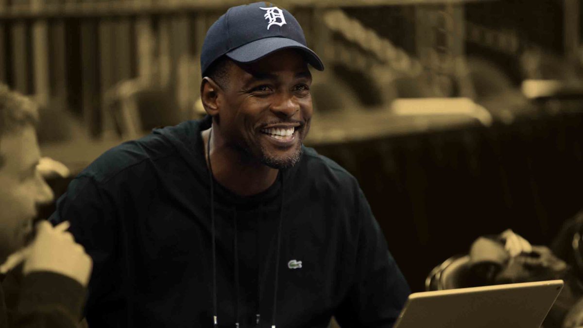 "I'm in the huddle, damn near crying" - Chris Webber recalls beating ...