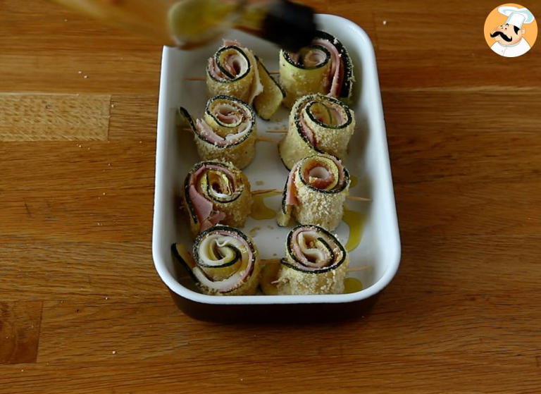 Baked zucchini rolls with ham and cheese!