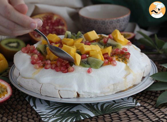 Pavlova exótica - suspirão de maracujá e romã