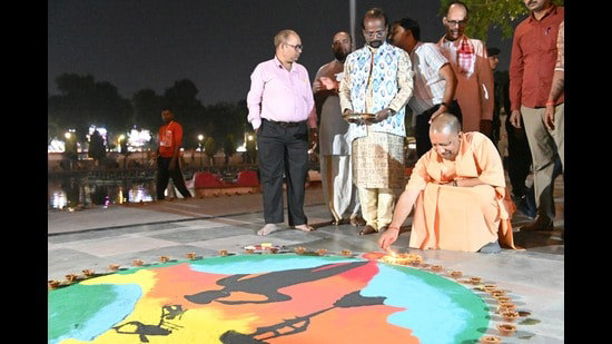 Yogi reaffirms vow to deliver justice, pays tribute to martyrs in Gkp Yogi reaffirms vow to deliver justice, pays tribute to martyrs in Gkp