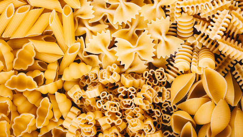 9 Things A Chef Looks For On The Label Before Choosing Store-Bought Pasta