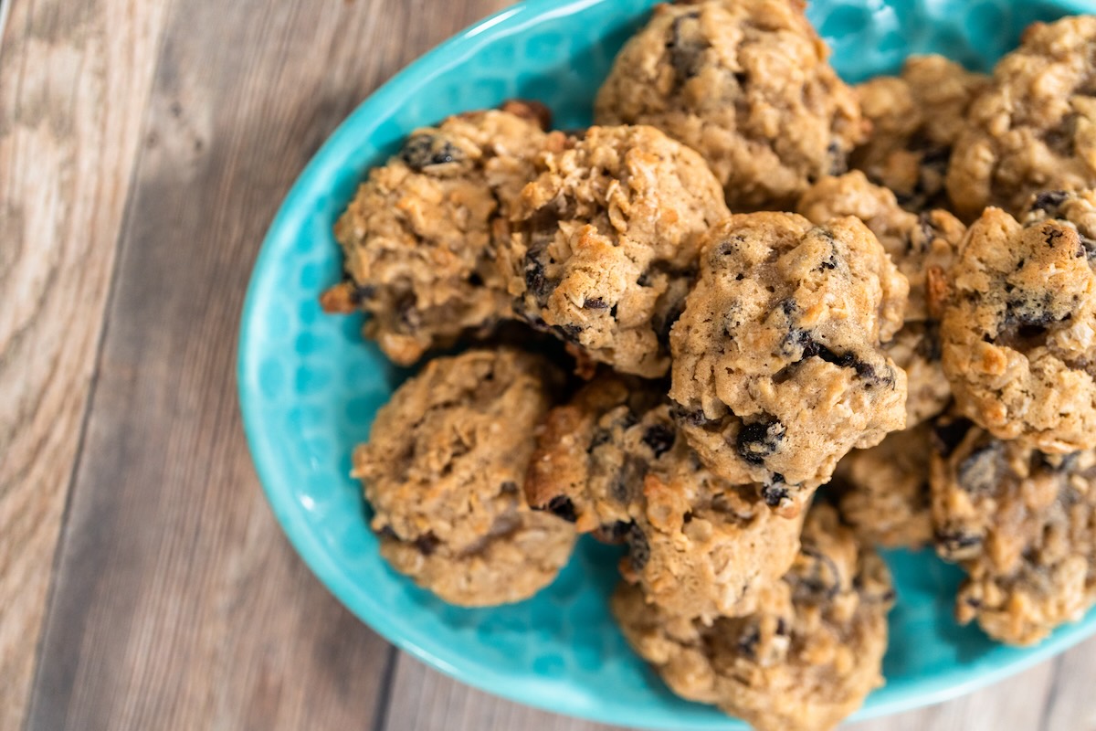 Sensational six spiced oatmeal raisin cookies