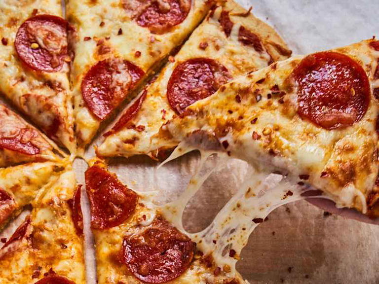 The "Unbelievably Delicious" Frozen Pizza I Always Rely on for a Last ...