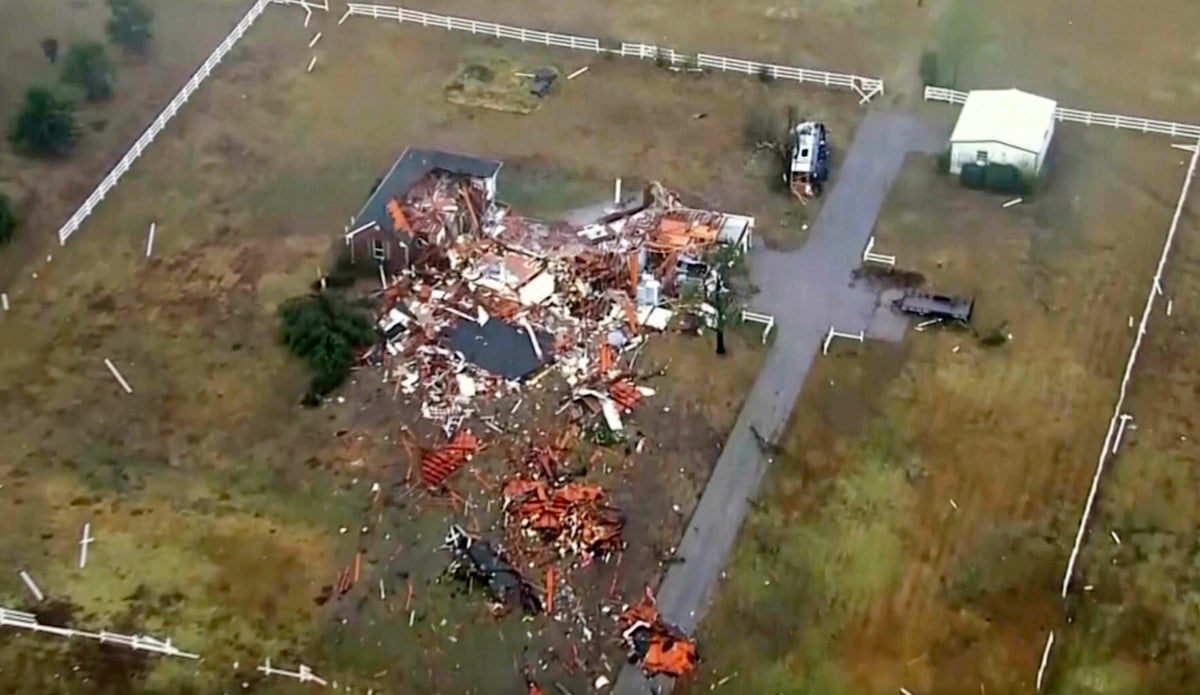 Severe storms in Oklahoma injure at least 11 people and leave thousands ... Severe storms in Oklahoma injure at least 11 people and leave thousands ...