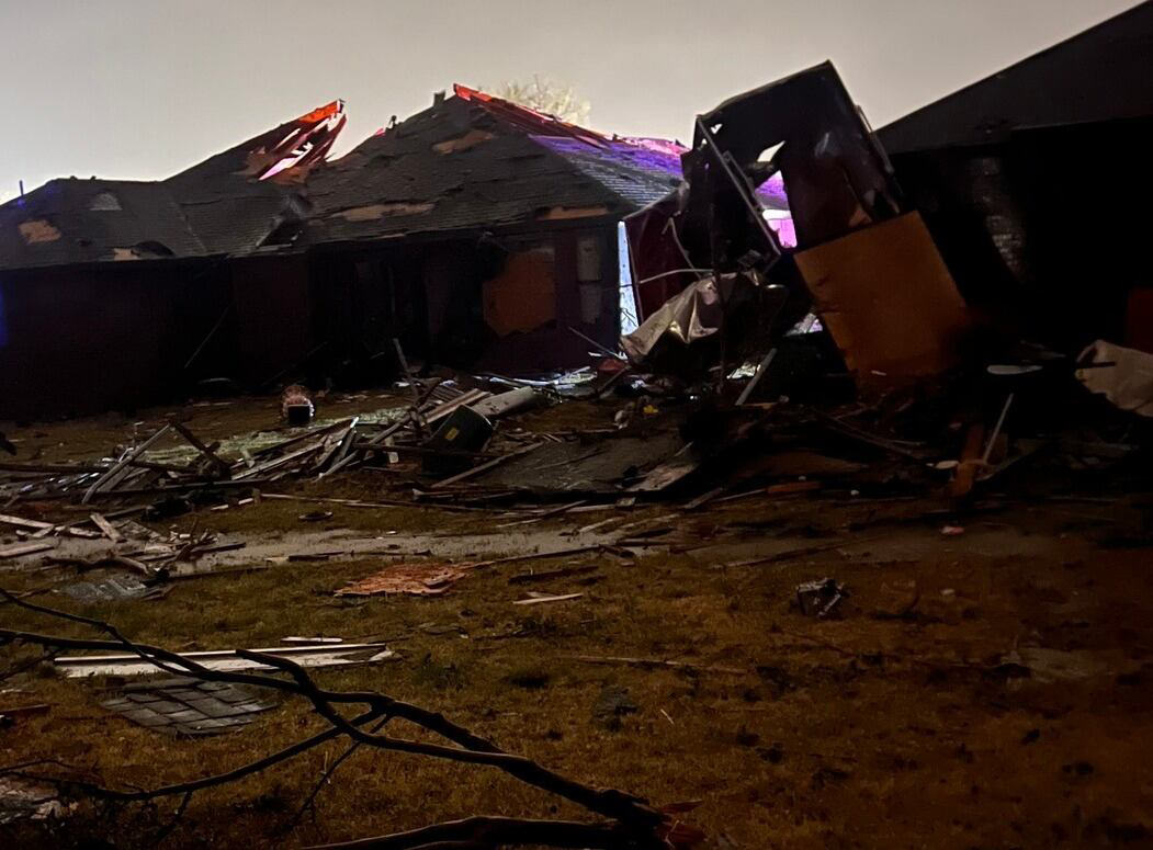 Severe storms in Oklahoma injure at least 6 people and leave tens of ... Severe storms in Oklahoma injure at least 6 people and leave tens of ...