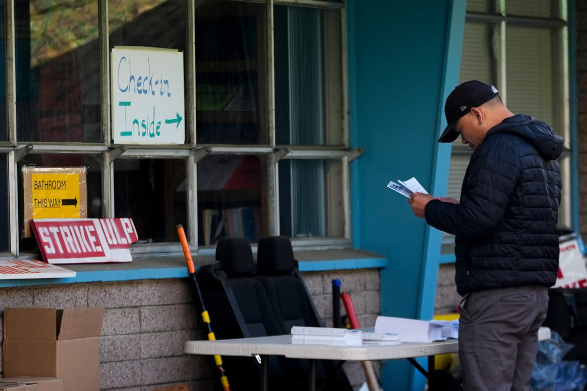Boeing machinists are holding a contract vote that could end their 7 ... Boeing machinists are holding a contract vote that could end their 7 ...