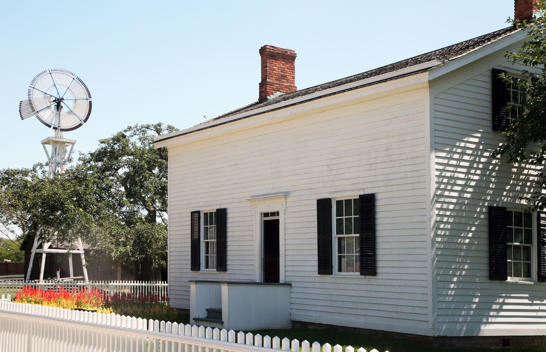 Explore the impressive homes of automotive pioneer Henry Ford