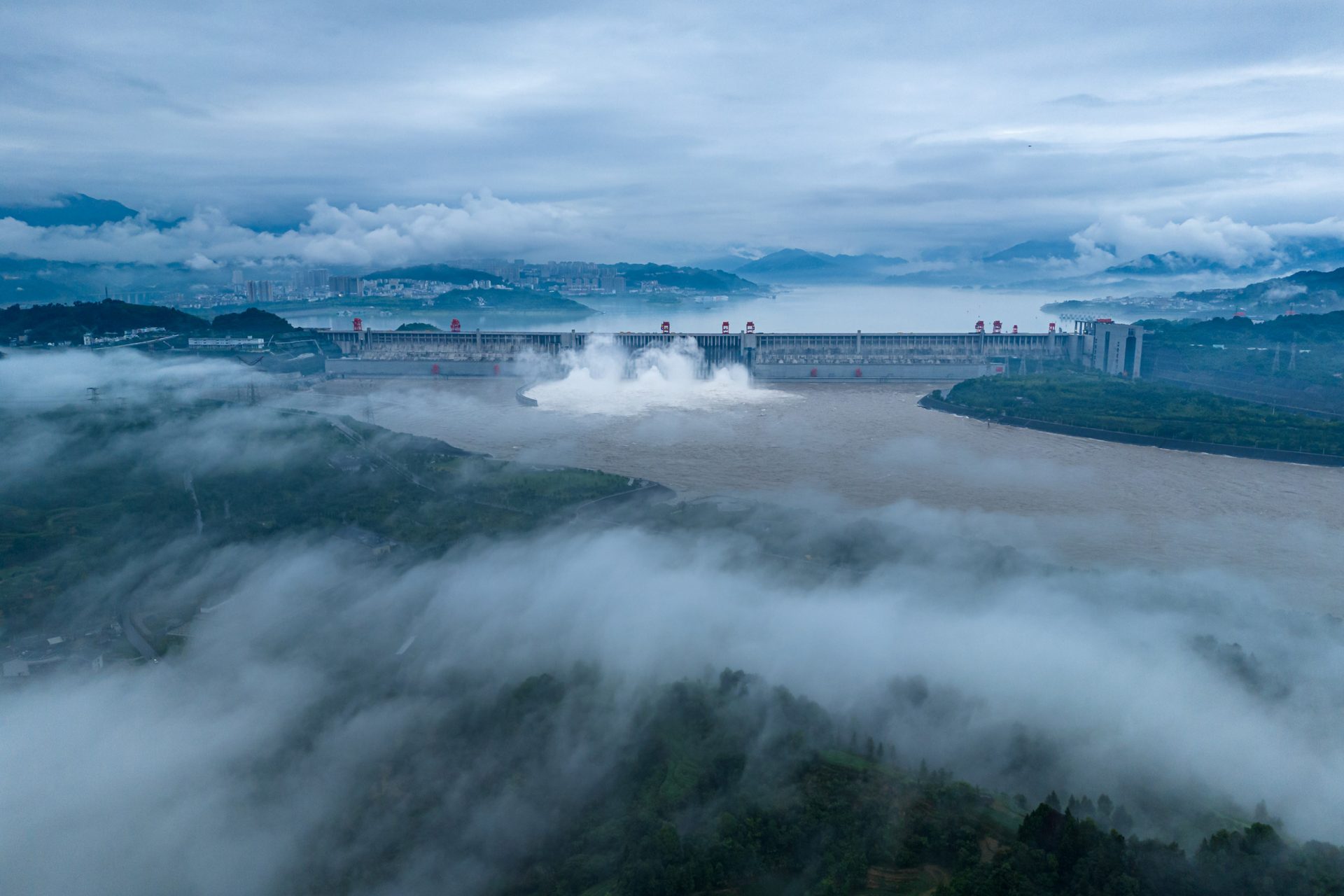 L’impact insoupçonné des structures humaines sur la rotation de la Terre