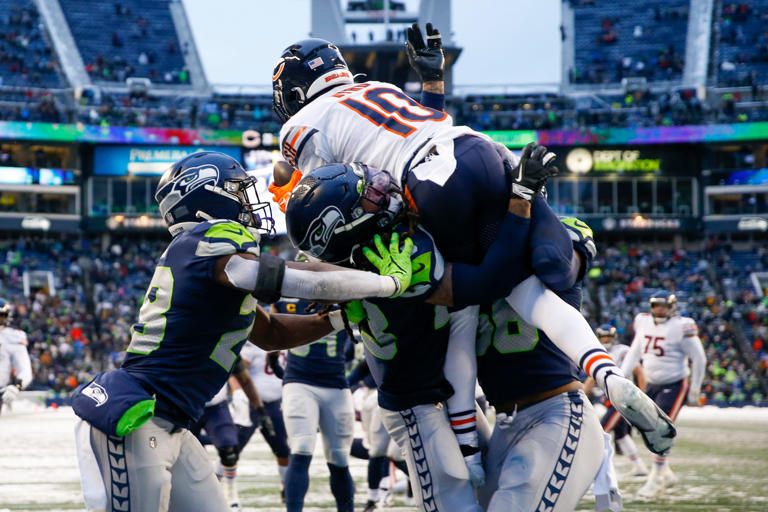 How to watch, stream Rams-Cardinals football game tonight. Start time ...