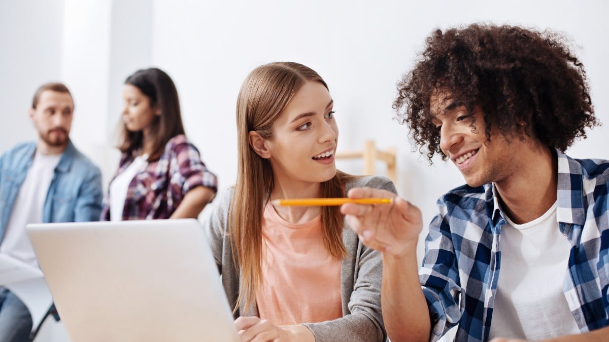 12 Habits That Can Keep You From Falling Into Debt