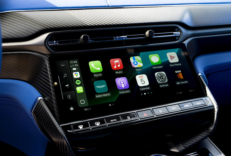 Automakers Battle Apple, Google for In-Car Screen Control