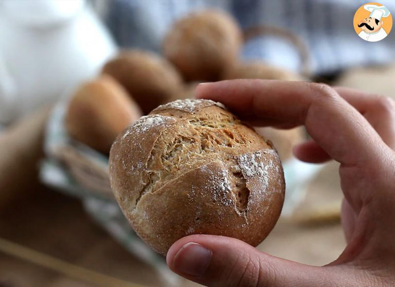 No knead mini breads - crispy and soft result!