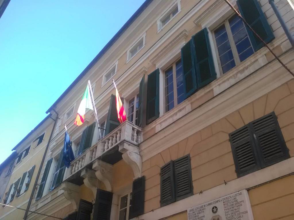 Il consiglio comunale di Finale Ligure si schiera all’unanimità per ...