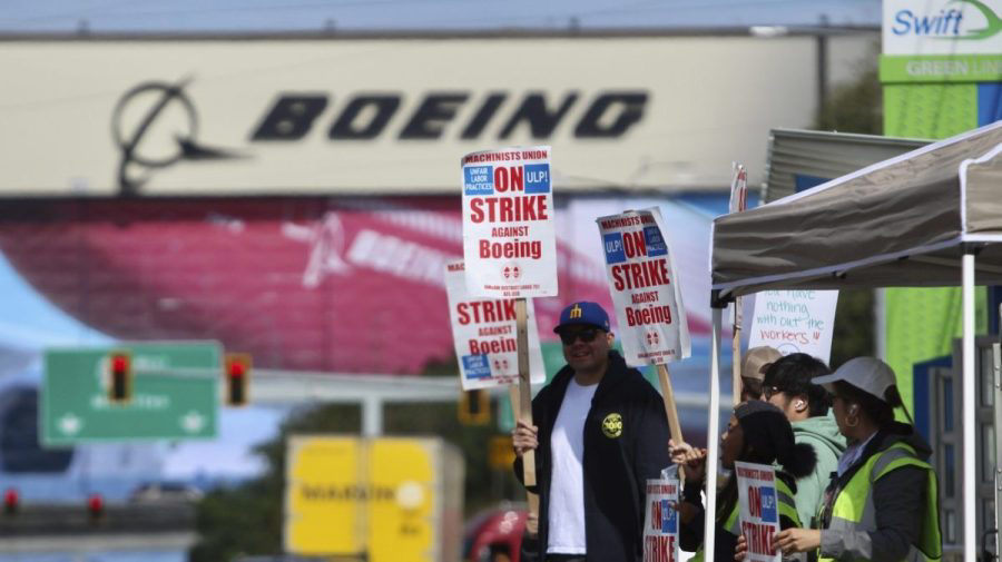 Boeing machinists vote to end strike after 53 days Boeing machinists vote to end strike after 53 days